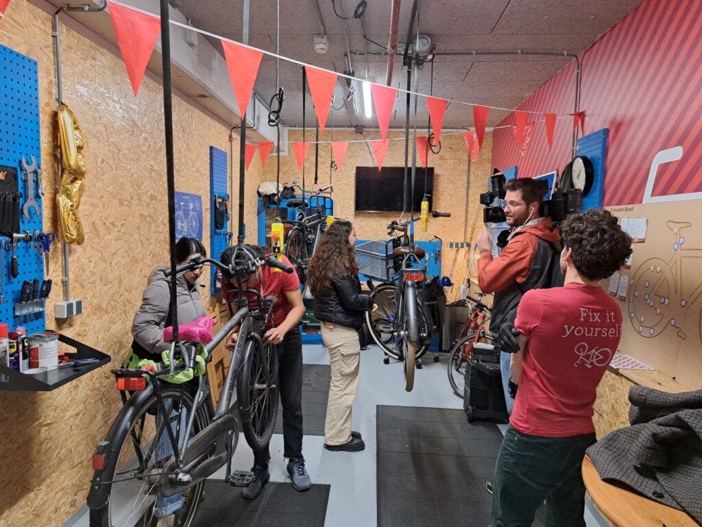 Learn to fix your bicycle yourself in the Bike Kitchen - AMSTERDAM Bike ...